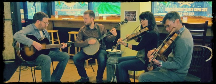 RAVENSWOOD NEIGHBORS ASSOCIATiON